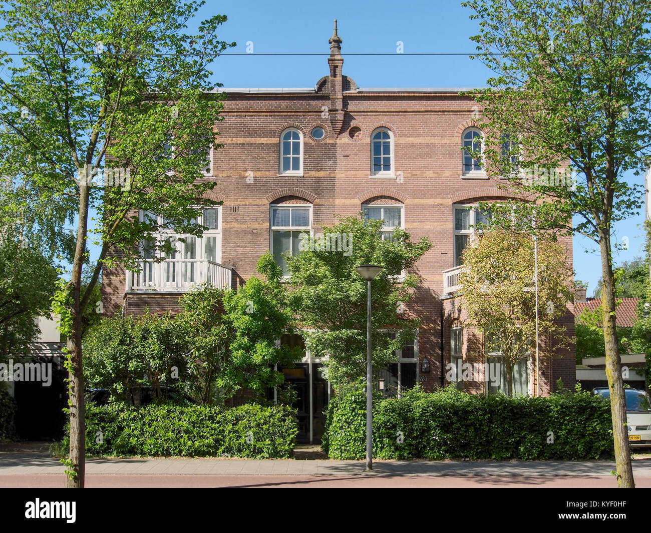 A photograph of the buildings at Middenweg 98-100, capturing their ...