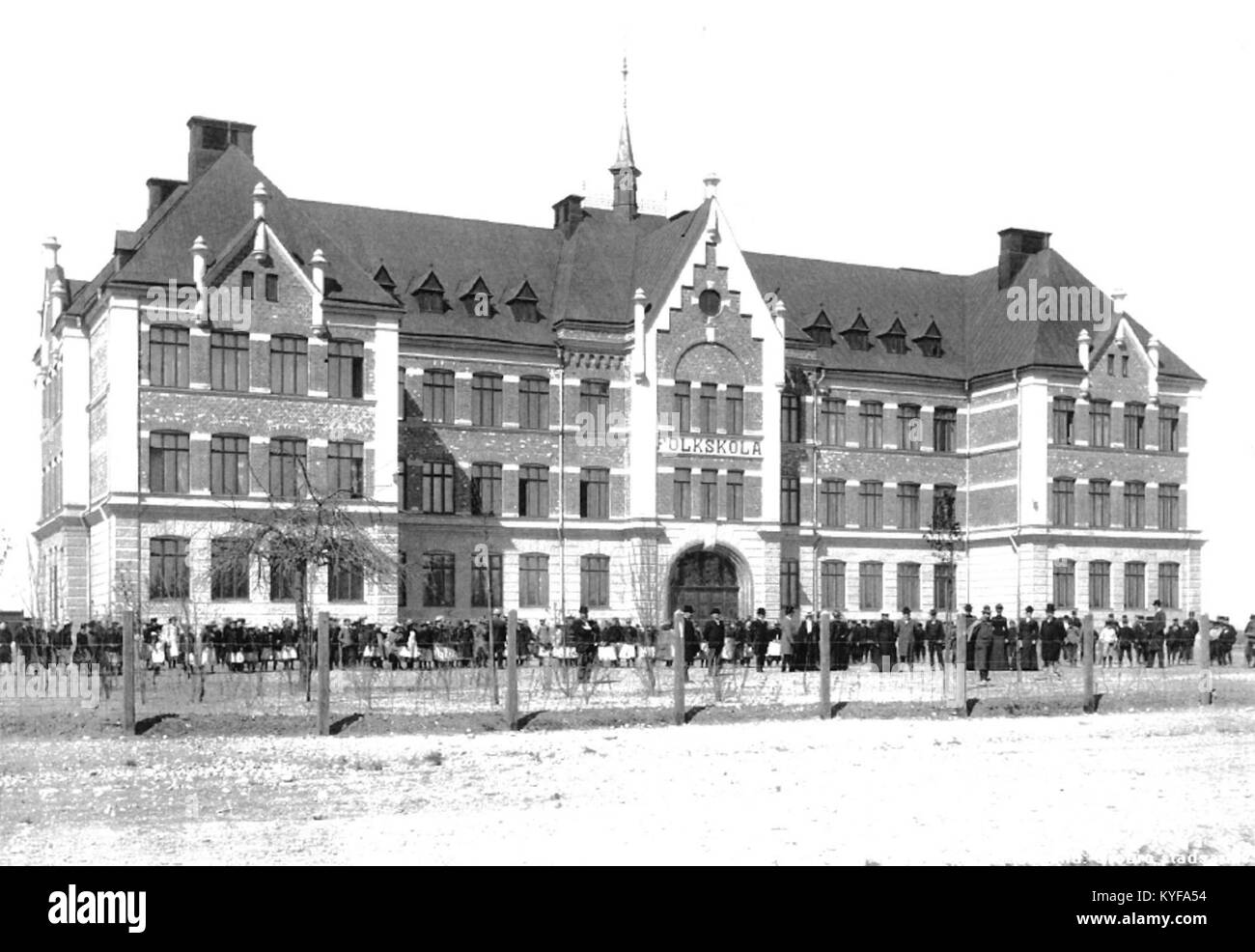 A historical photograph of Vasaskolan in Örebro, Sweden, taken in 1903 ...