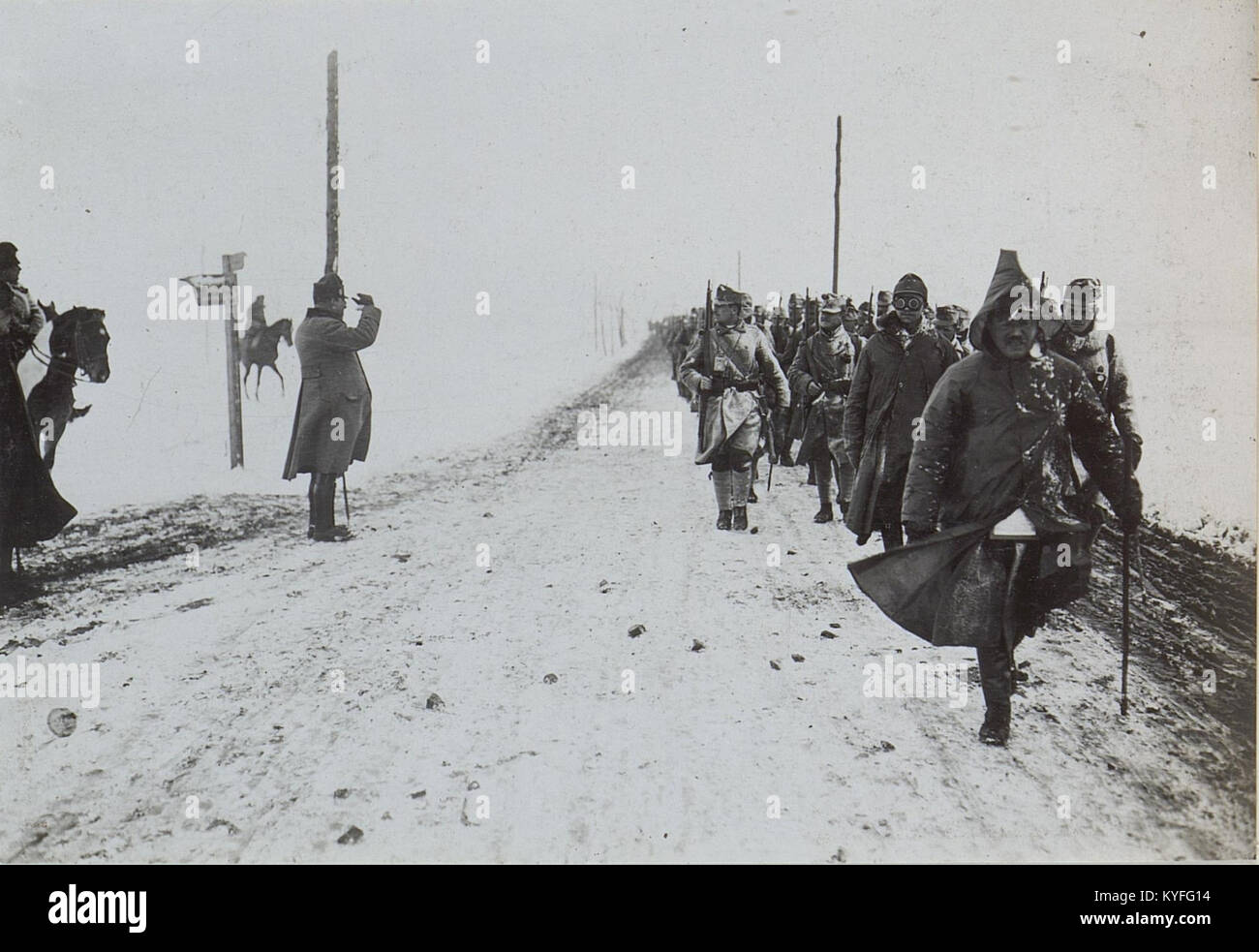 Military personnel movements hi-res stock photography and images - Alamy