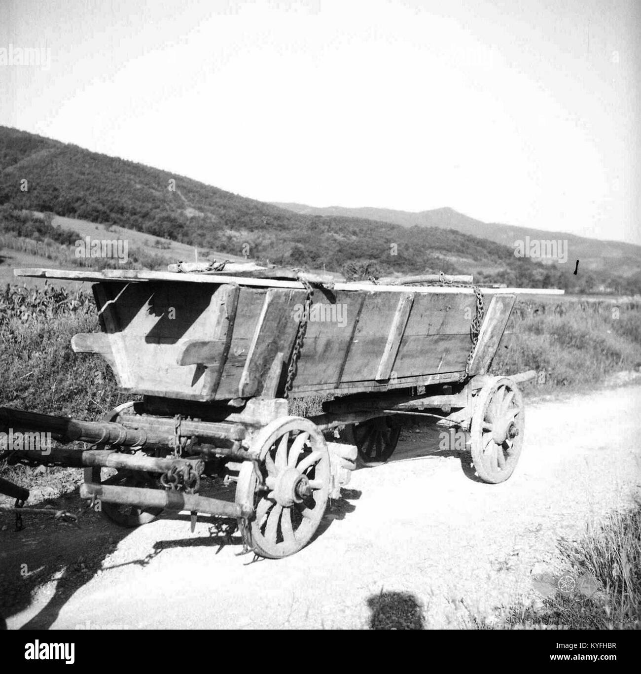 Traditional threshing method hi-res stock photography and images - Alamy