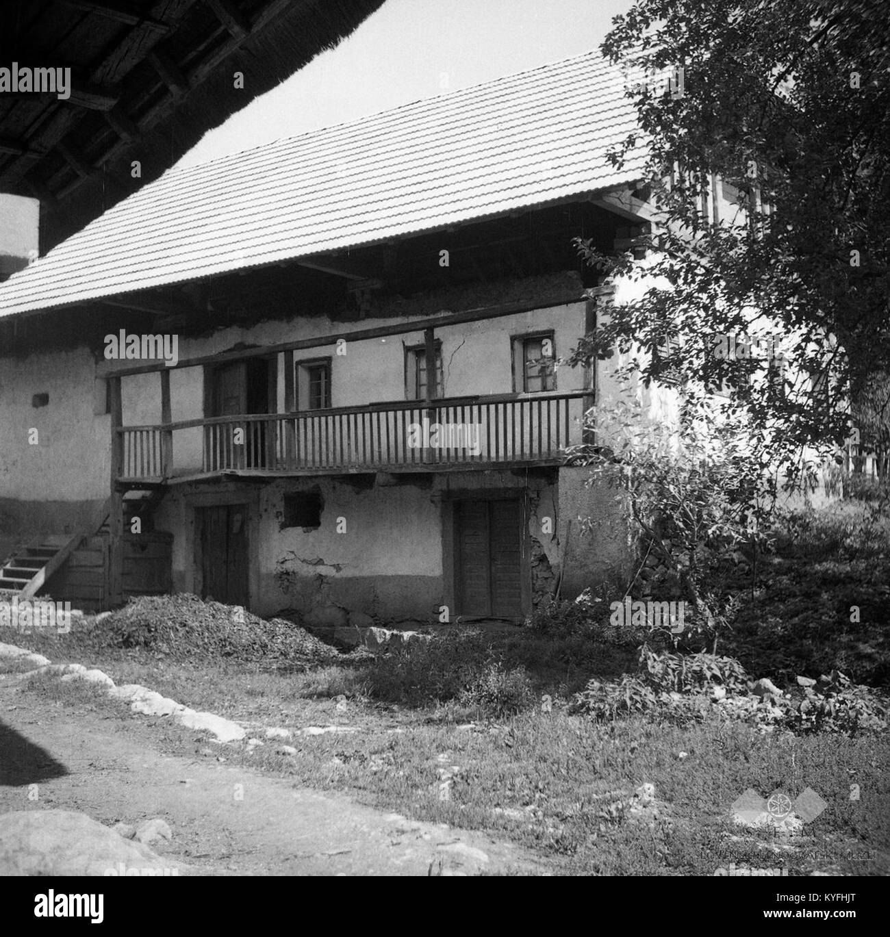 This image features the *Vrhhlevna hisa* in Dob, Czech Republic, taken ...