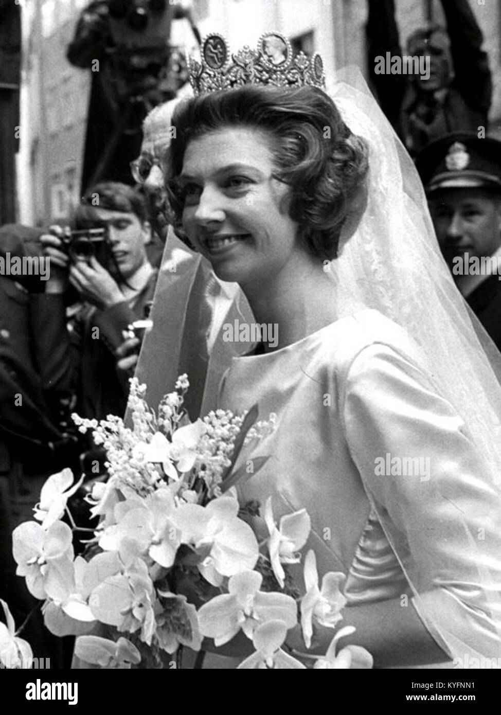 RoyalDish - Royal Wedding dresses - page 1