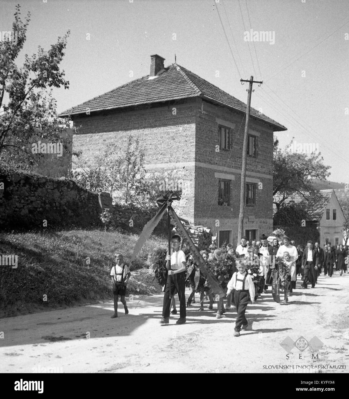 Pogreb starega Ivana Koščička v Žužemberku 1957 (2 Stock Photo - Alamy