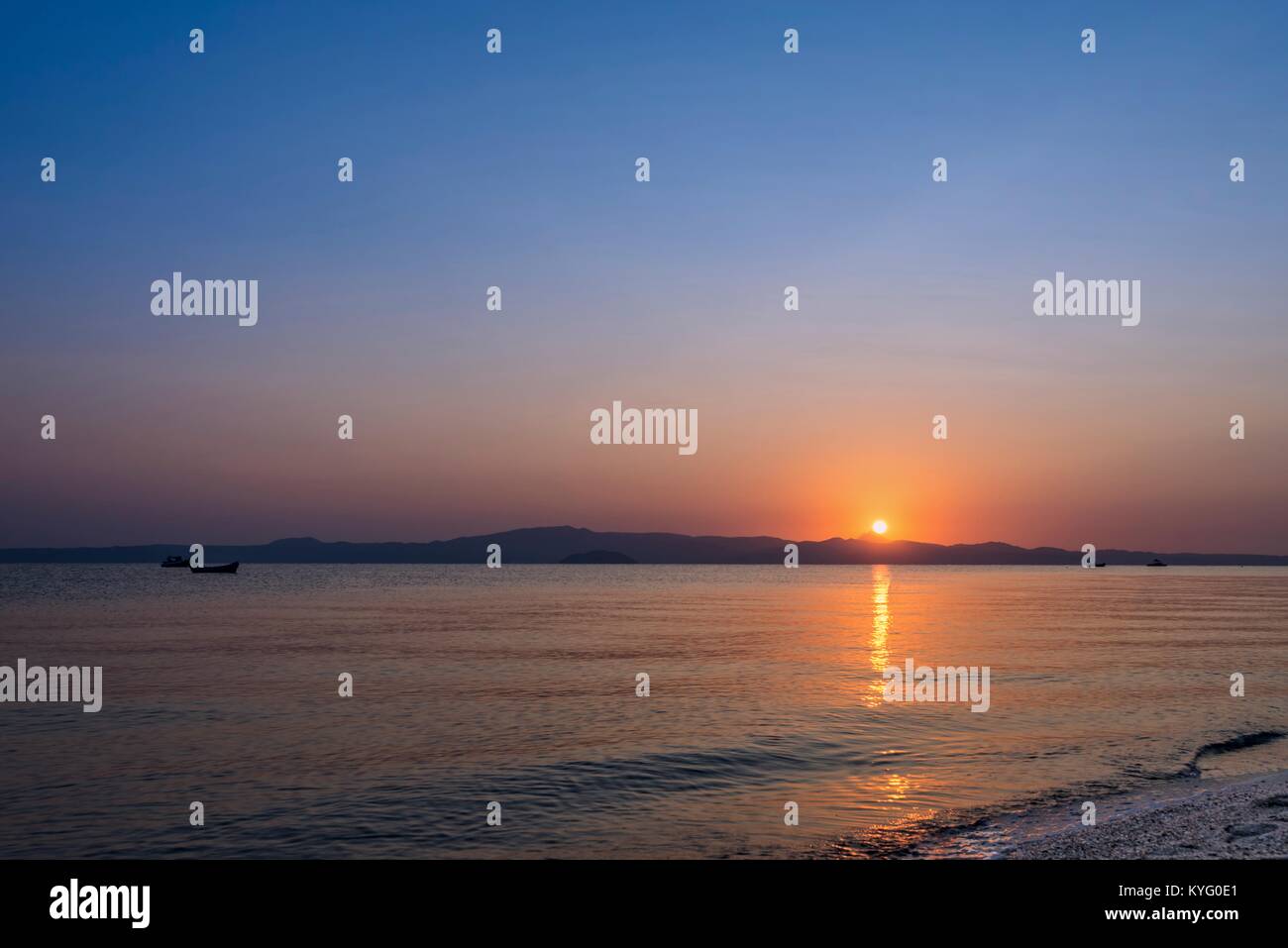 Dawn at the seashore Stock Photo - Alamy