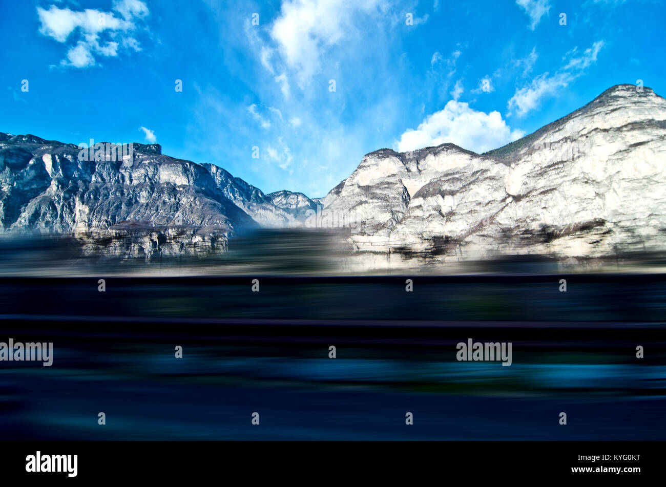 Moving landscape hi-res stock photography and images - Alamy