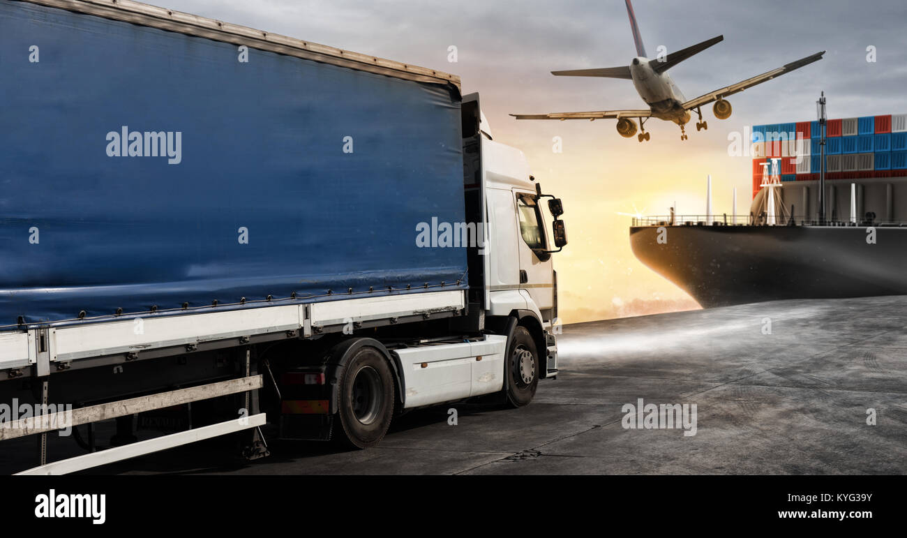 Aircraft carrier aeroplane hi-res stock photography and images - Alamy