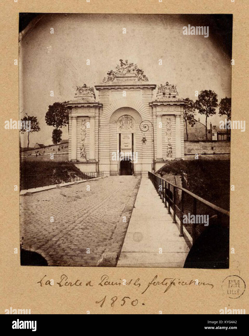 Paris the original building hi-res stock photography and images - Alamy