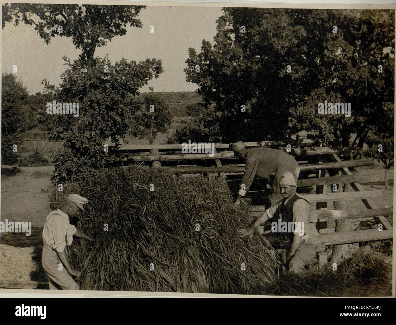 Vintage becken hi-res stock photography and images - Alamy