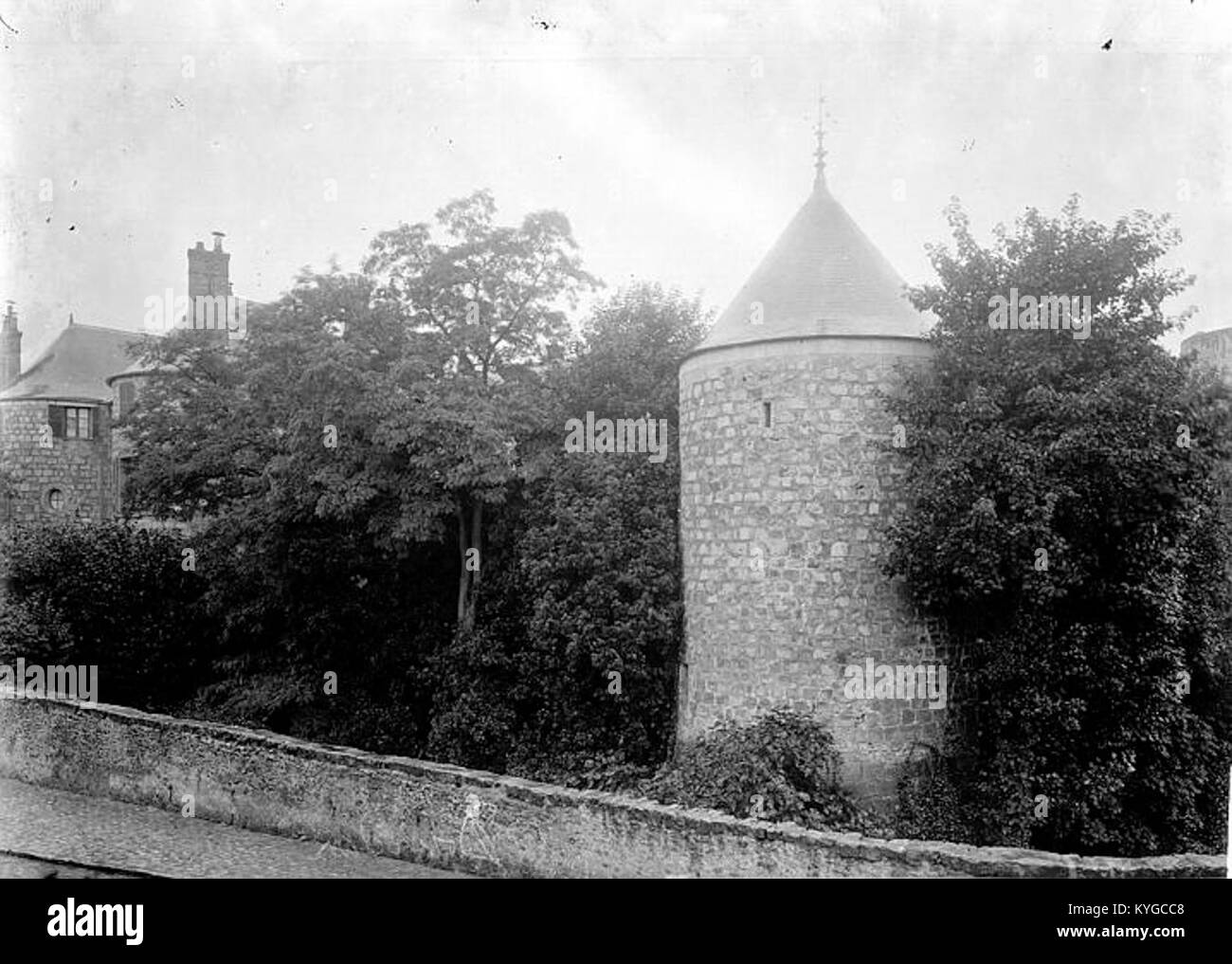 The Remparts of Dourdan, a historic fortress in France, are preserved ...