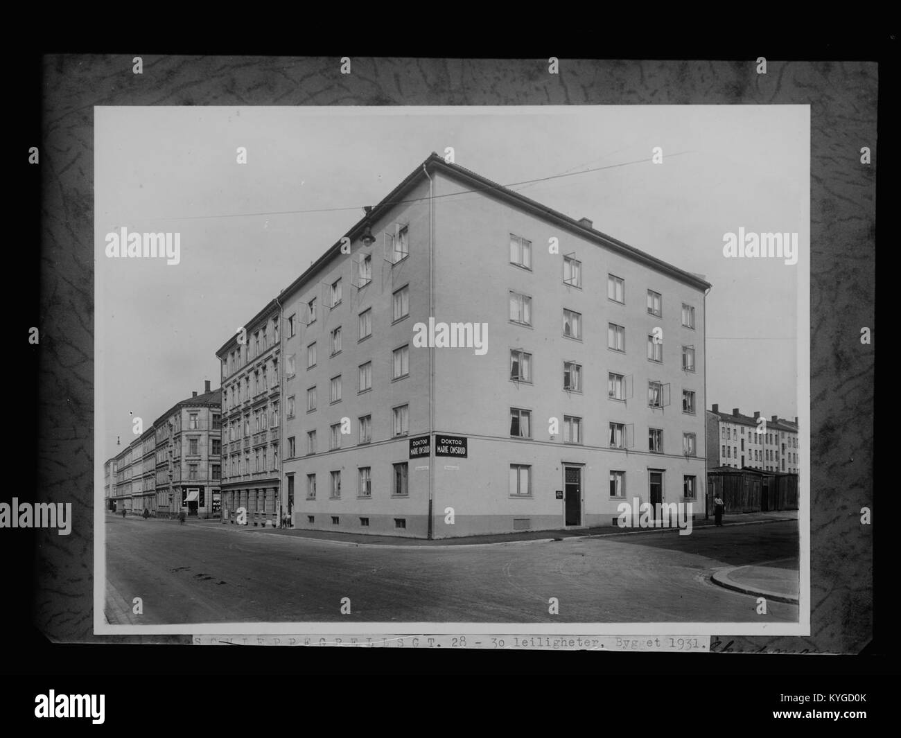 Building urban architecture showing Black and White Stock Photos ...