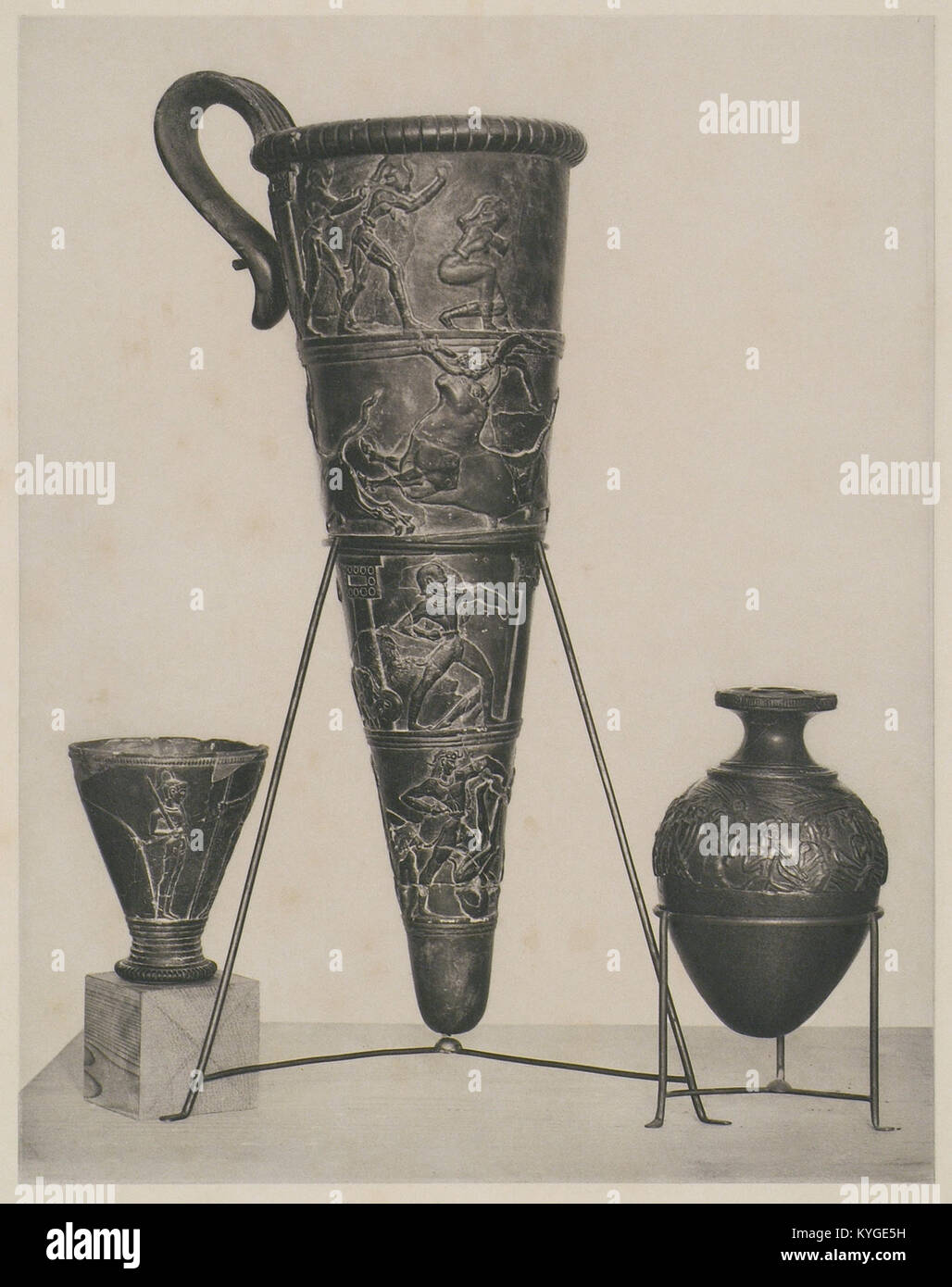 Ancient greek rhytons hi-res stock photography and images - Alamy