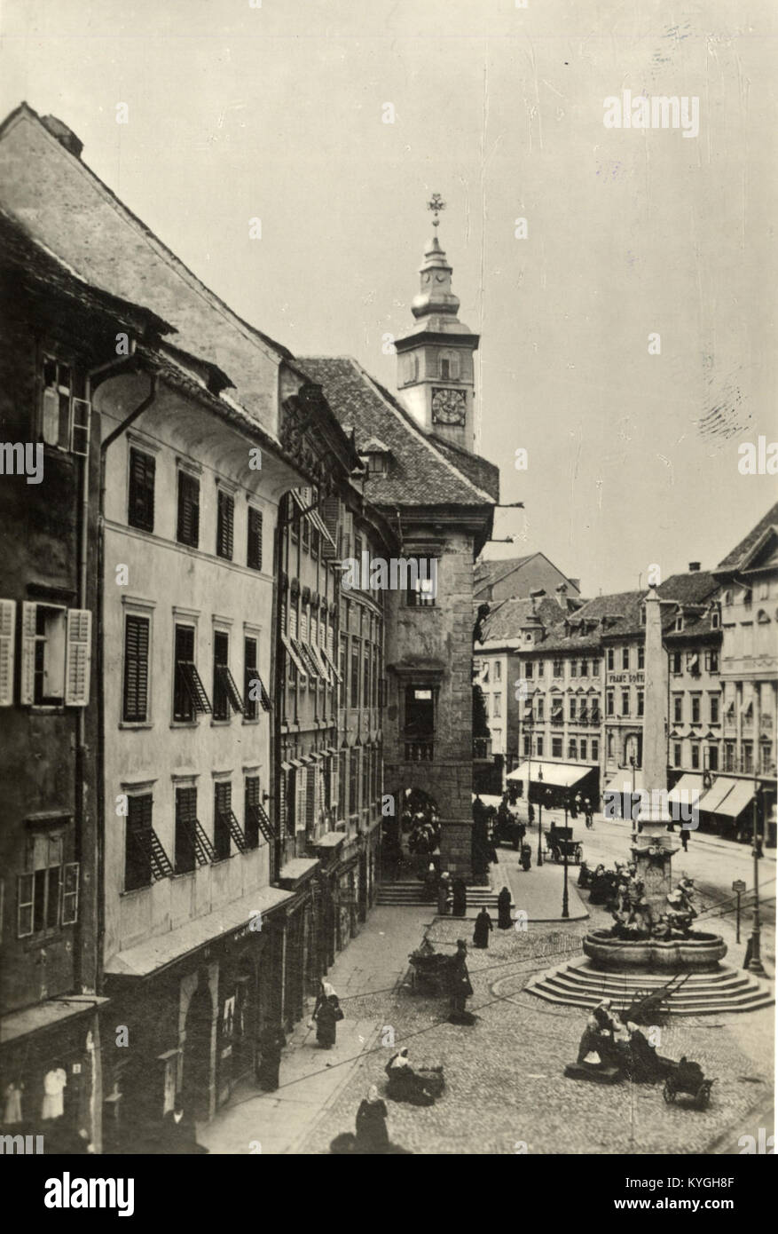 'Rotovz' from 1905-29 documents the events and societal changes of the ...