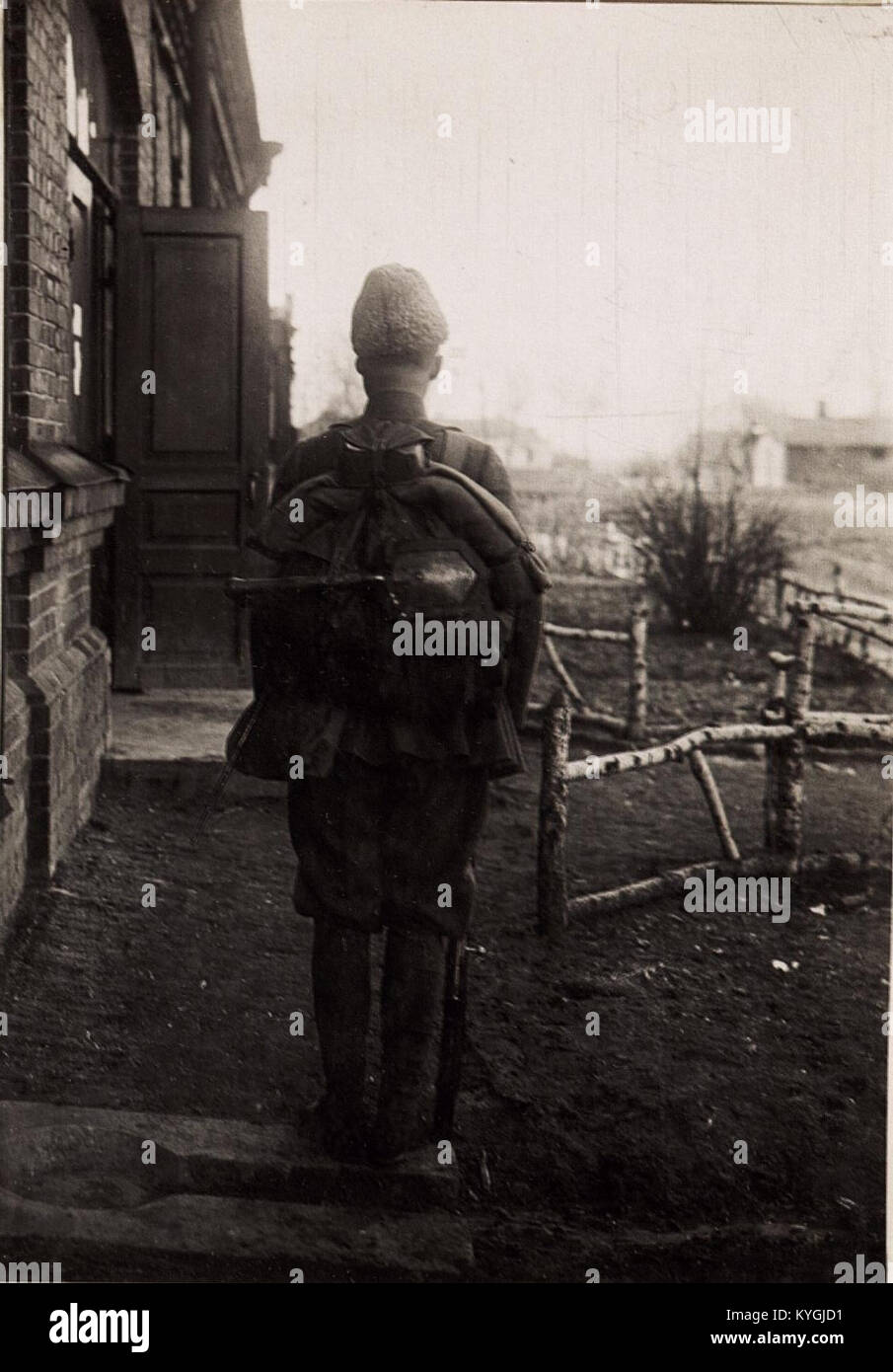 This image shows a Russian military uniform from the early 20th century ...