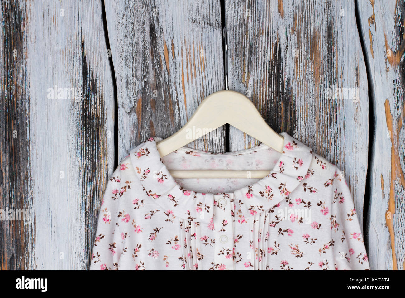 Ruffle collar hi-res stock photography and images - Alamy