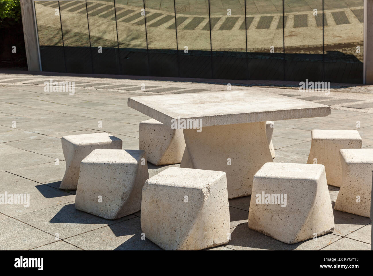 Stone furniture hi-res stock photography and images - Alamy