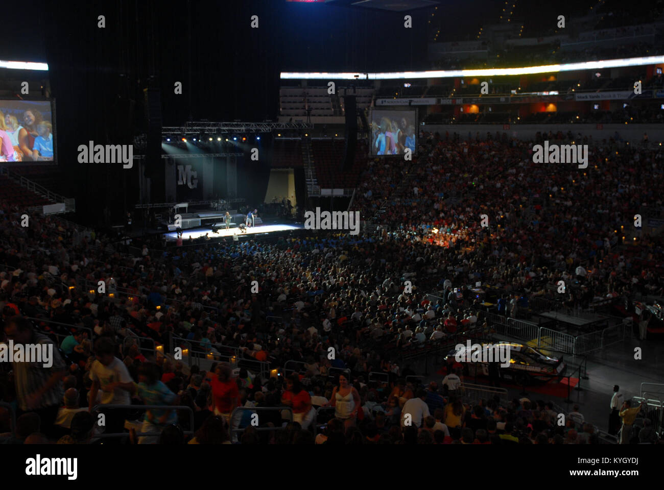 USO Homefront Concert featuring country music legends Montgomery Gentry ...