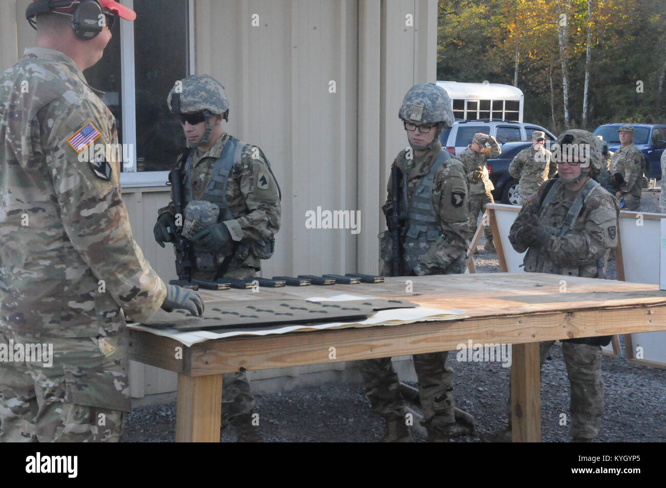 Soldiers compete during the weapons qualification portion of the 2018 ...