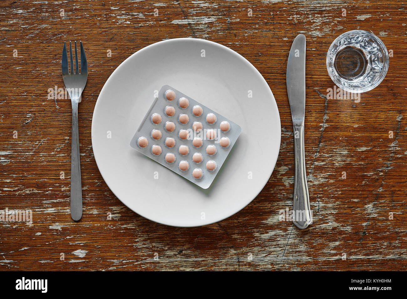 pharmacy on a plate food supplement and medicine Stock Photo - Alamy