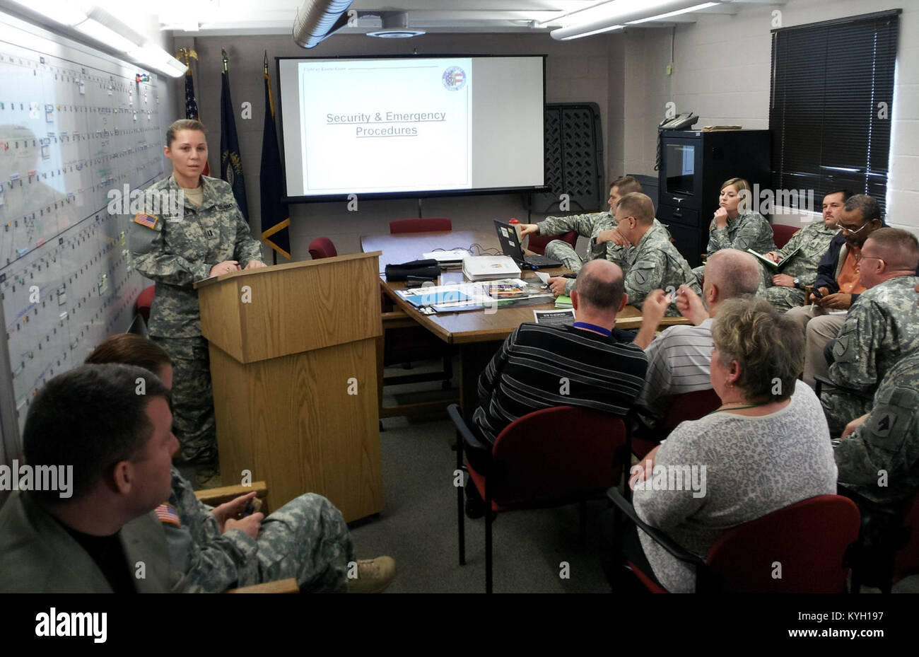 US Army National Guard military training and education. Practicing ...