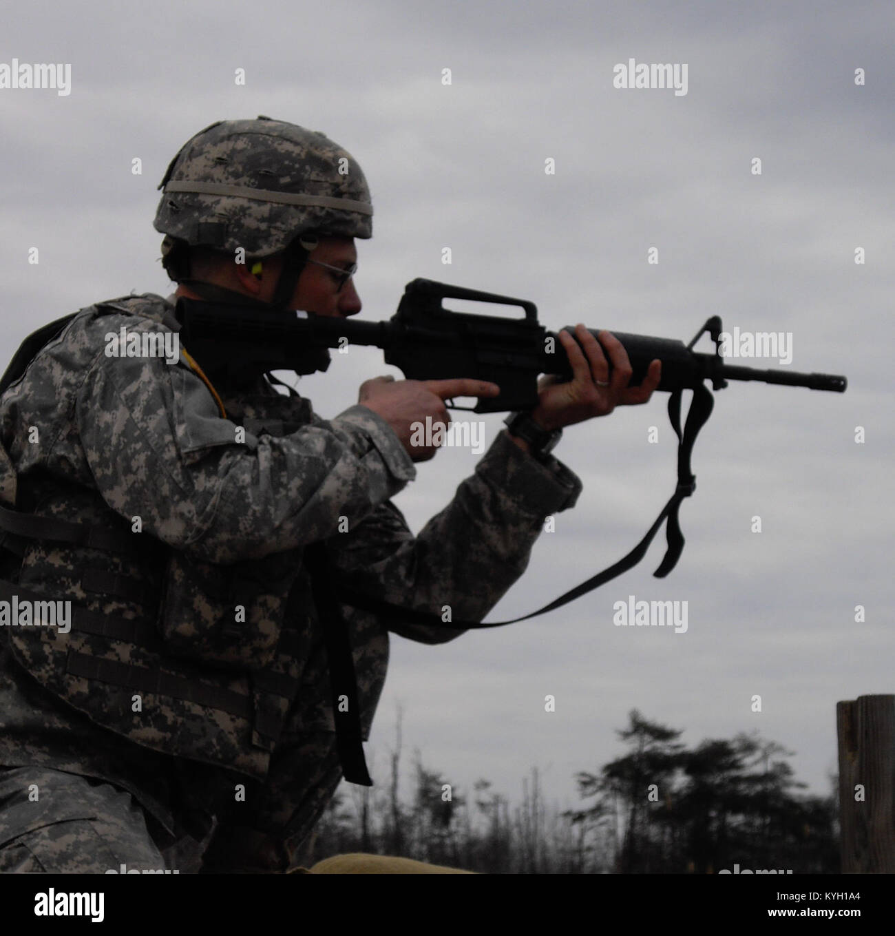 US Army National Guard weapons training Stock Photo - Alamy