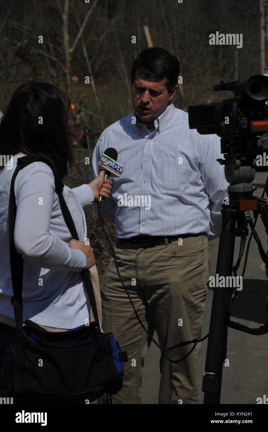 Lieutenant Governor Jerry Abramson, Senator Walter Blevins, Senator Ray ...