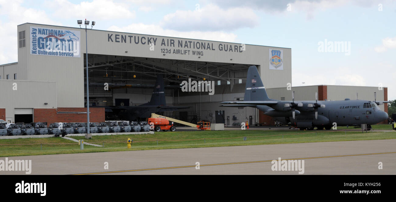The Kentucky Air National Guard's 123rd Airlift Wing in Louisville, Ky ...