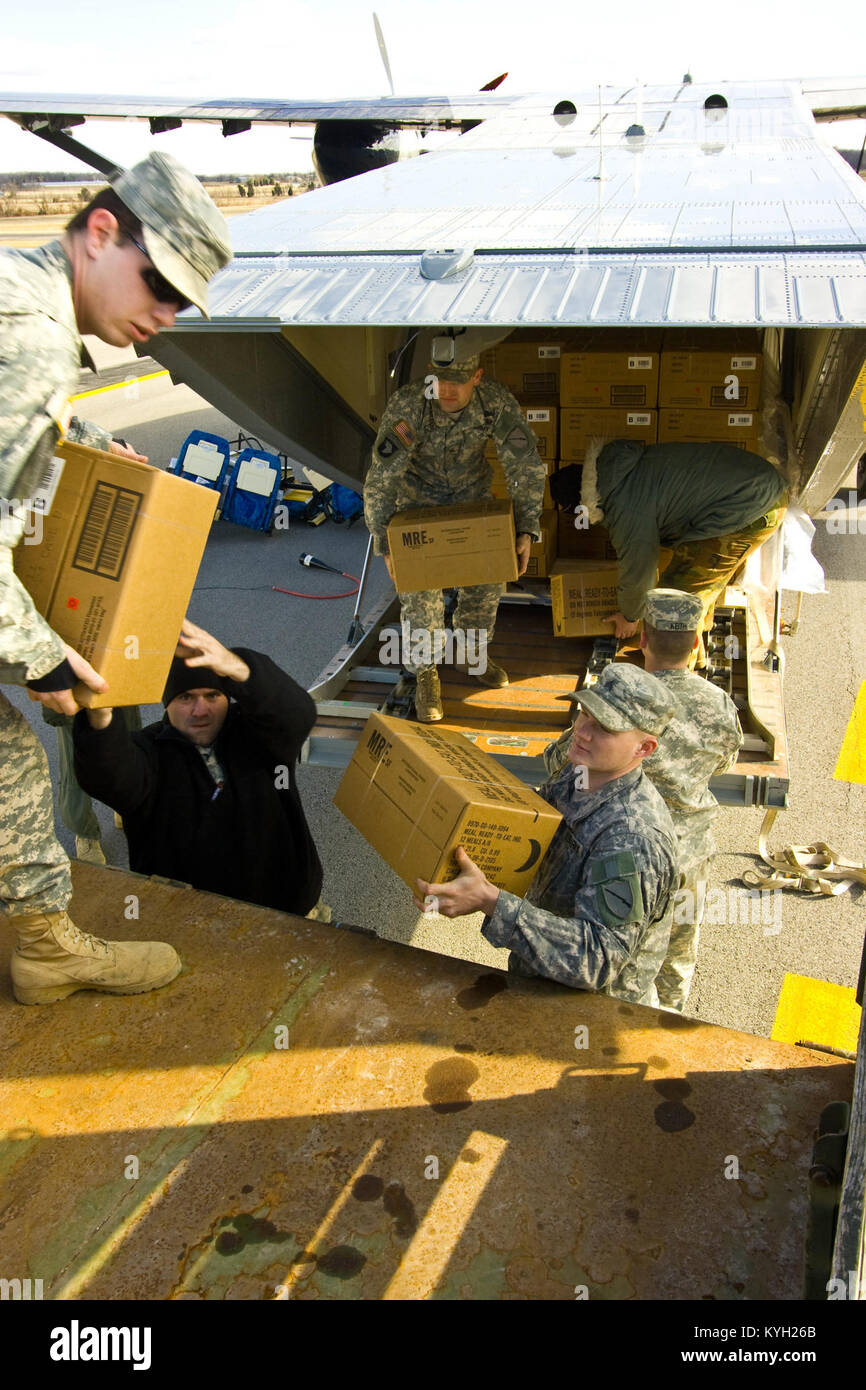 Soldiers of the 307th Component Repair Company take Meals Ready-to-Eat ...