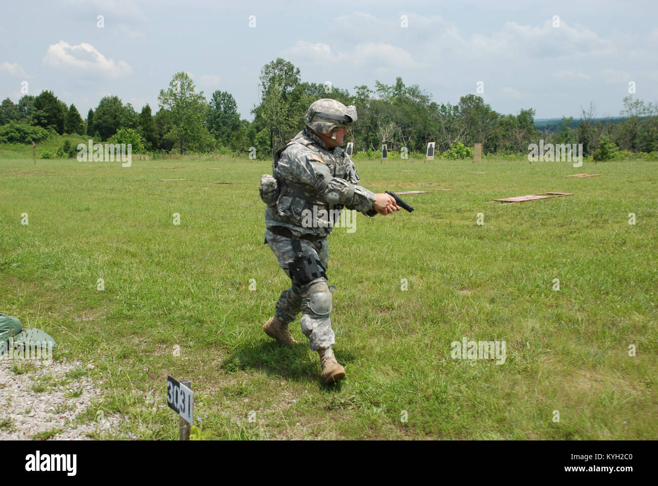 US military army National Guard small arms pistol training Stock Photo ...