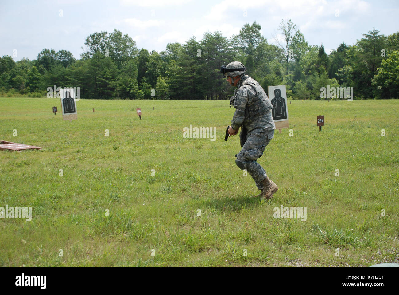 US military army National Guard small arms pistol training Stock Photo ...