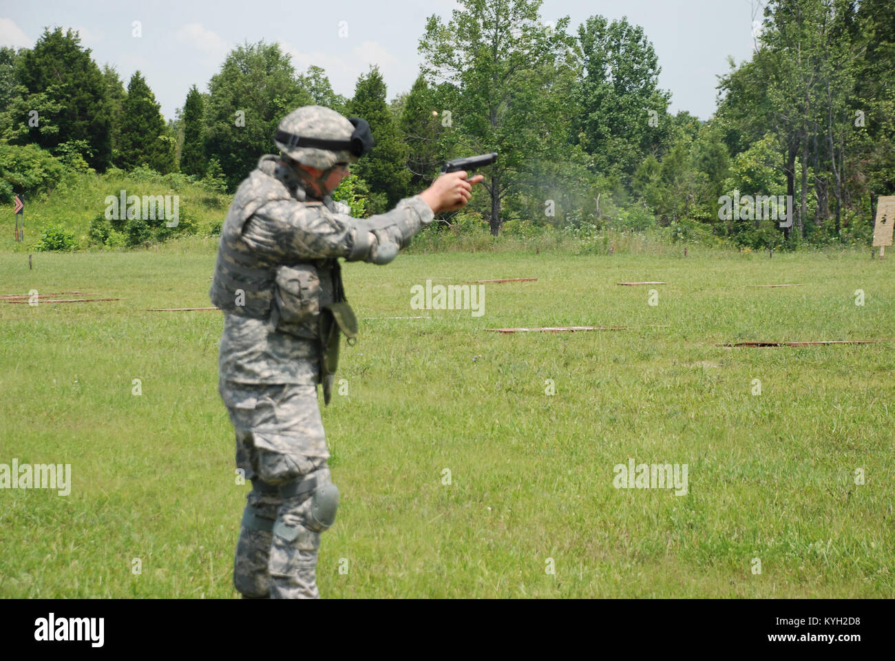 US military army National Guard small arms pistol training Stock Photo ...