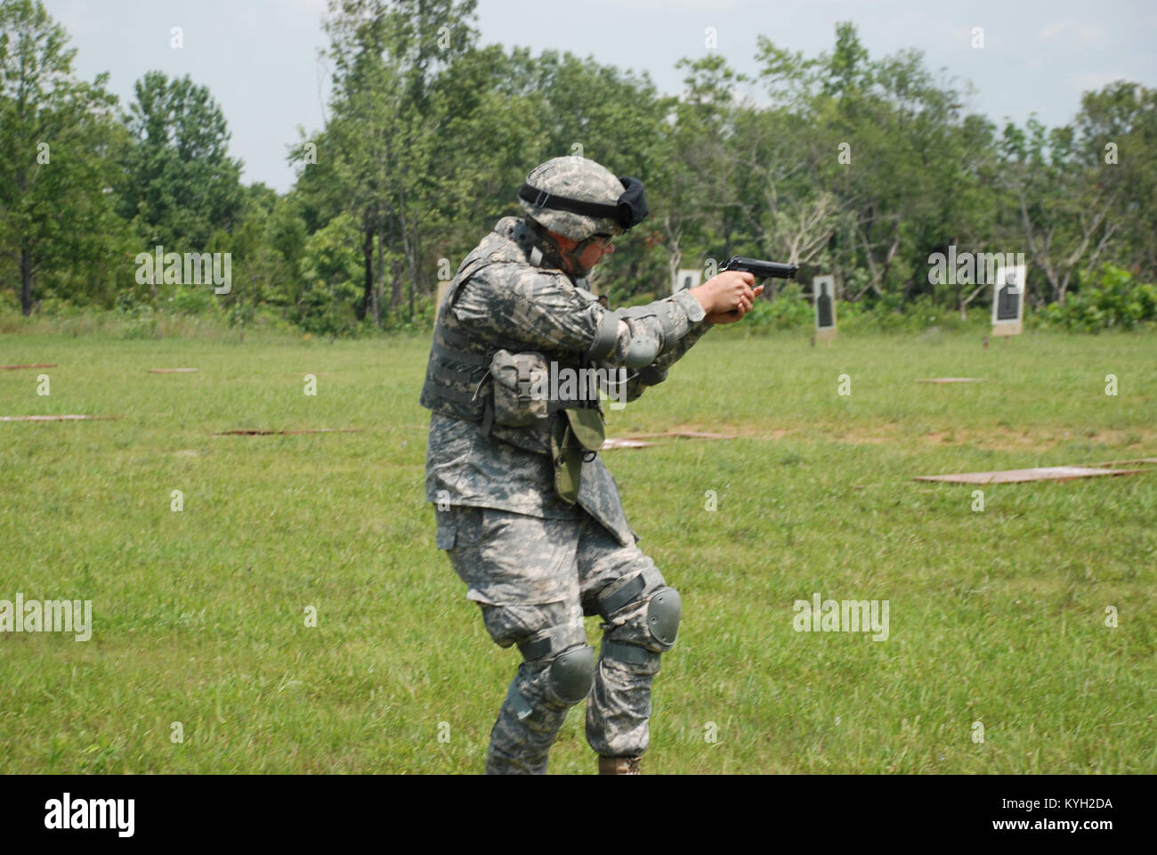 US military army National Guard small arms pistol training Stock Photo ...