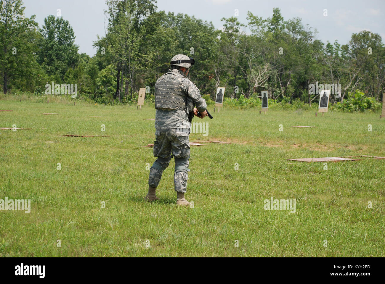 US military army National Guard small arms pistol training Stock Photo ...