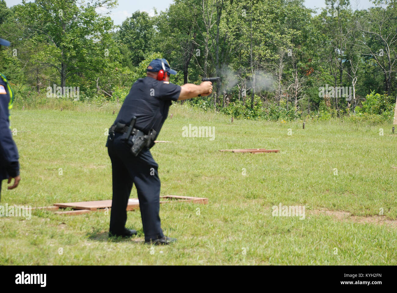 US army National Guard small arms pistol training Stock Photo - Alamy