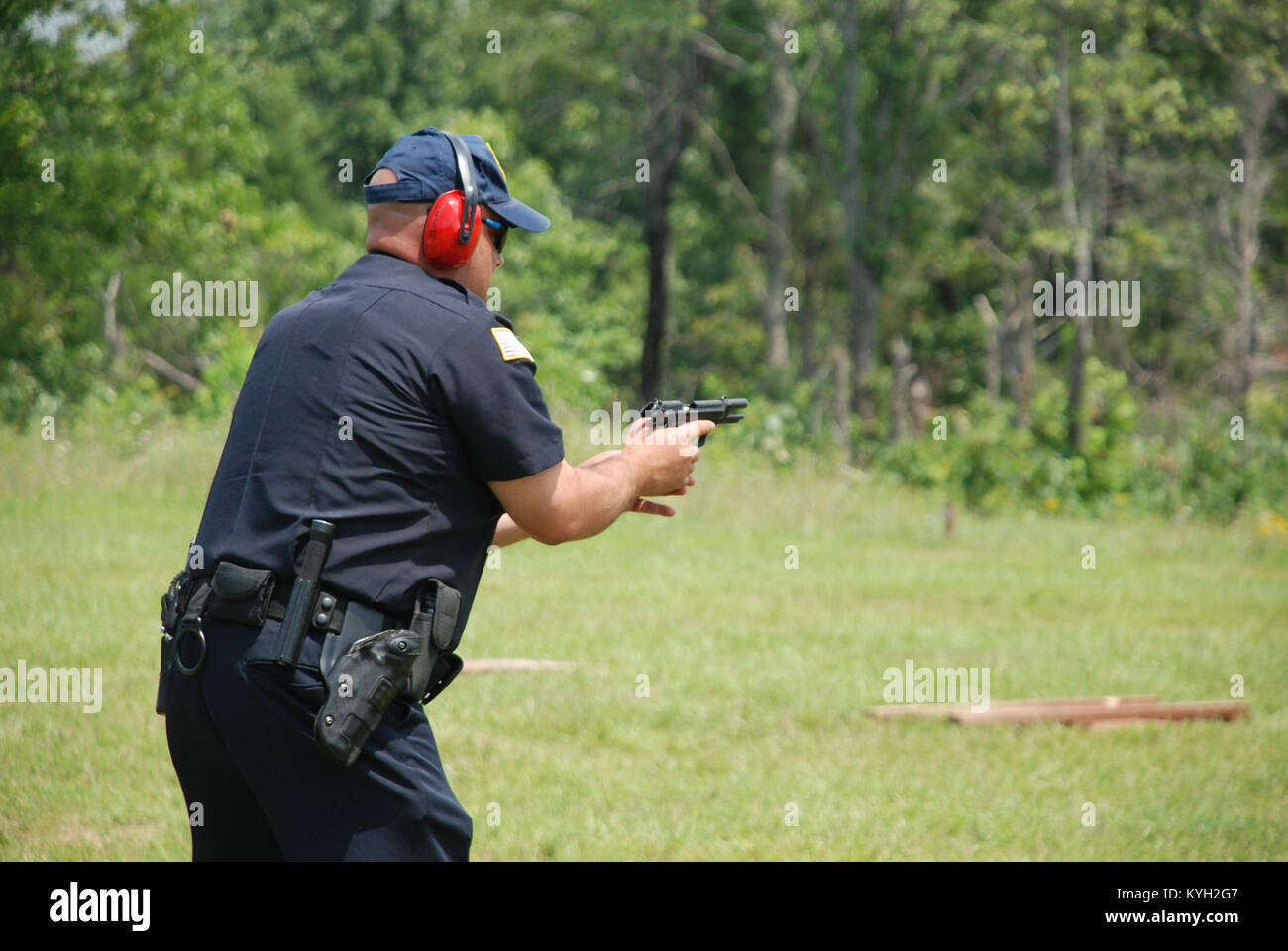 US army National Guard small arms pistol training Stock Photo - Alamy