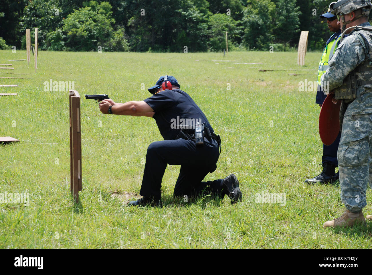 US military army National Guard small arms pistol training Stock Photo ...