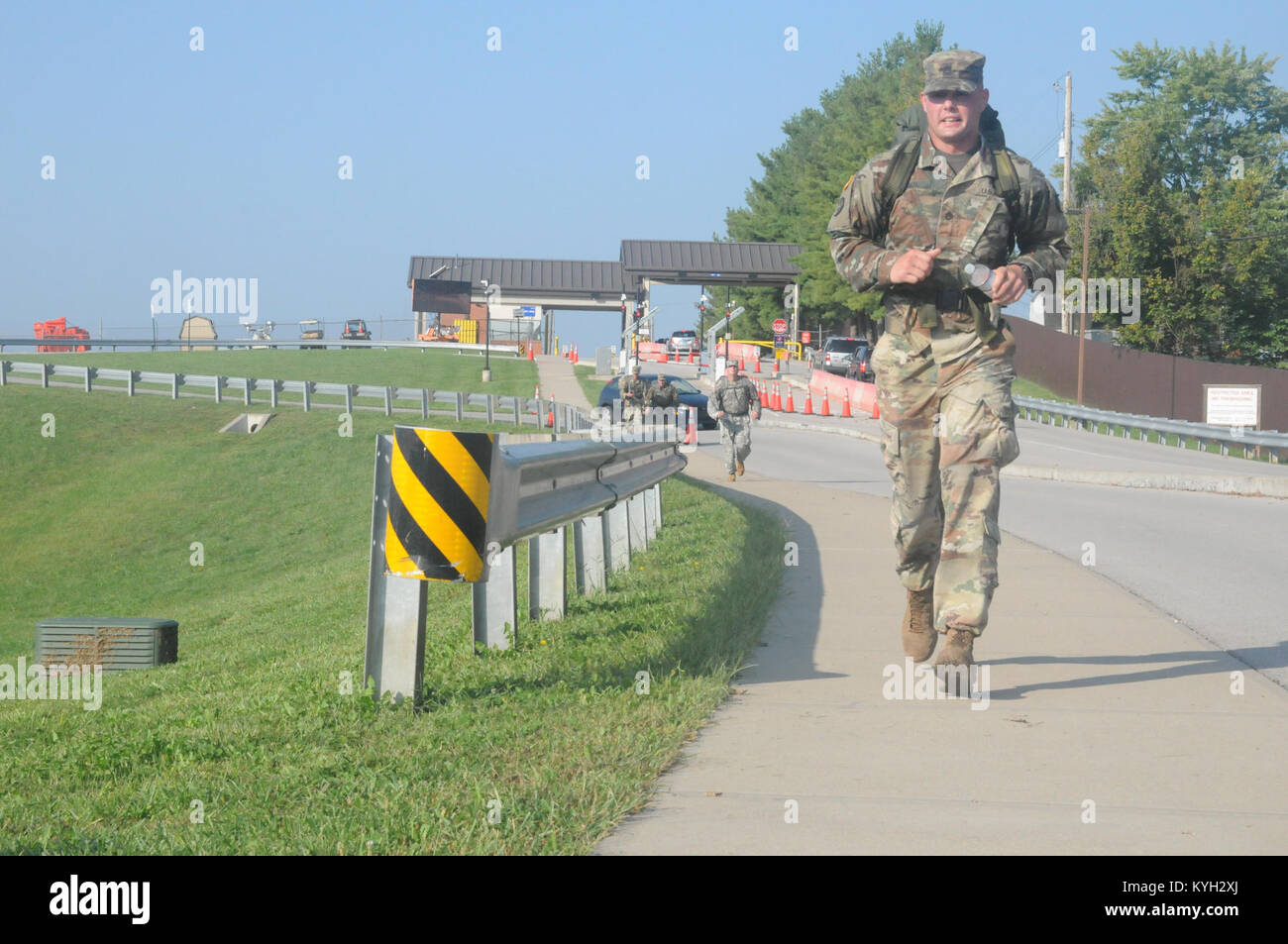 Staff Sgt. Derrick Pool finishes first in the 10k Ruck For Life for ...