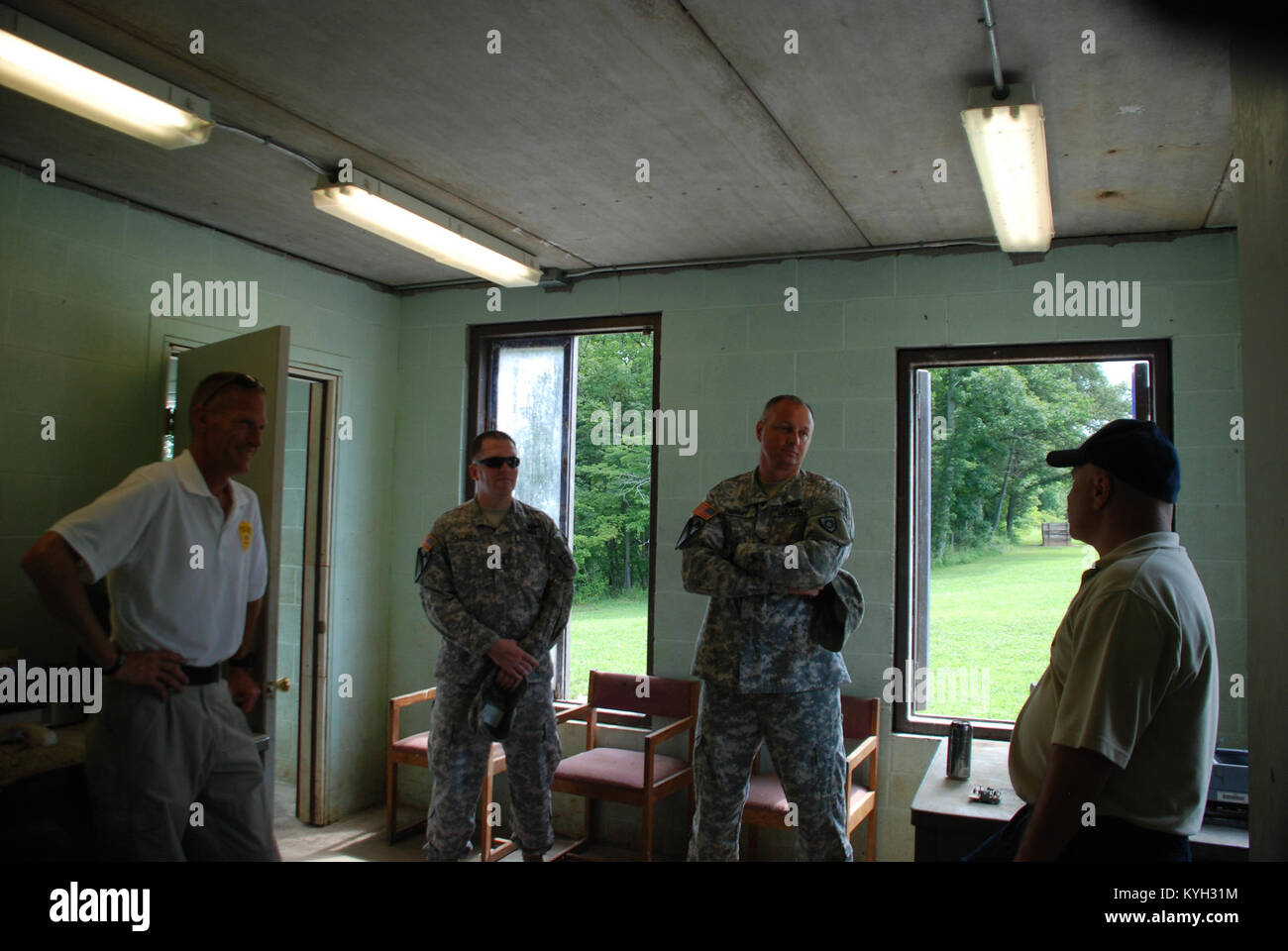 US military army National Guard training and assisting Stock Photo - Alamy