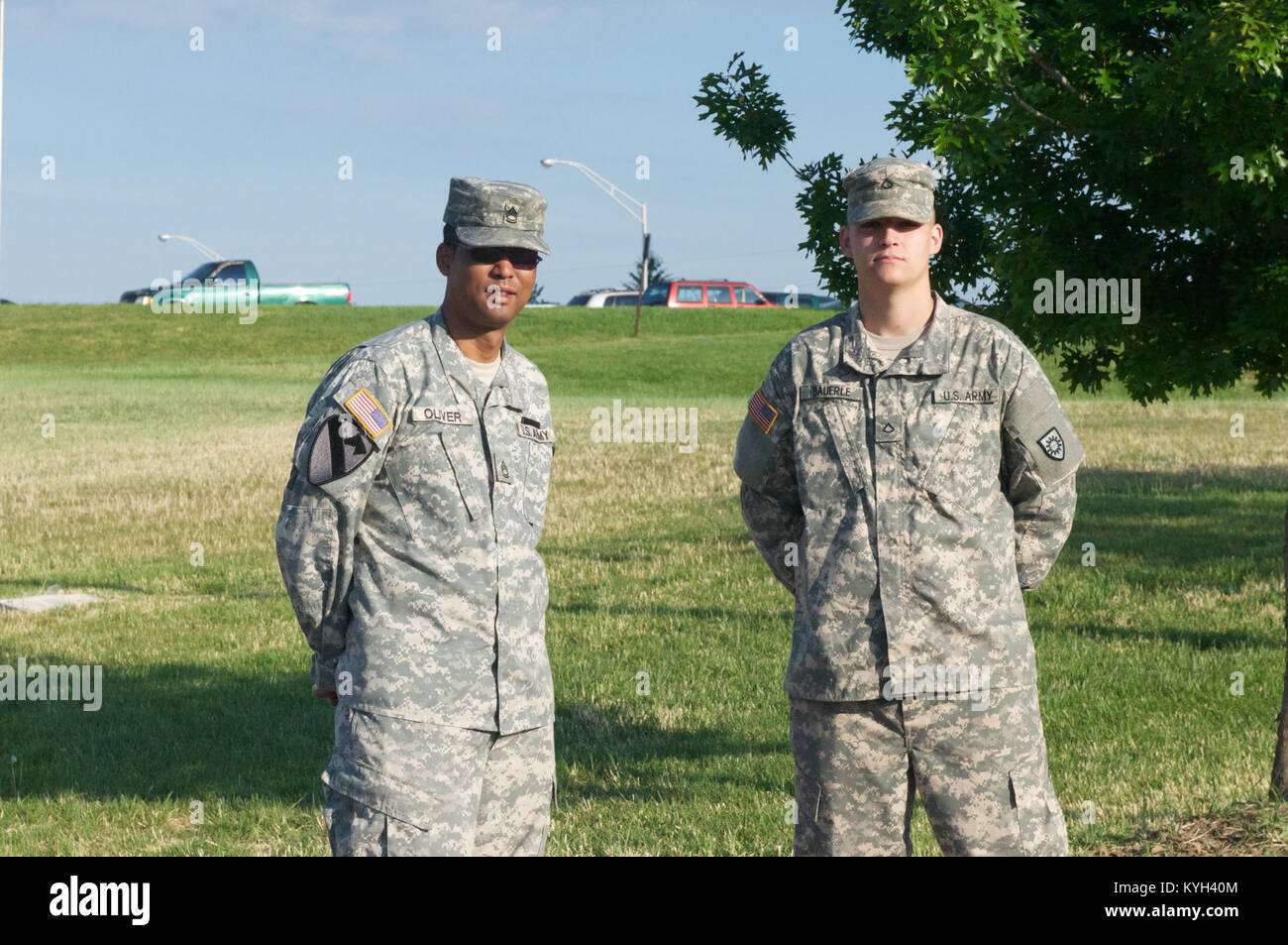 SFC Michael Oliver and PFC Chris Bauerle help organize parking for the ...