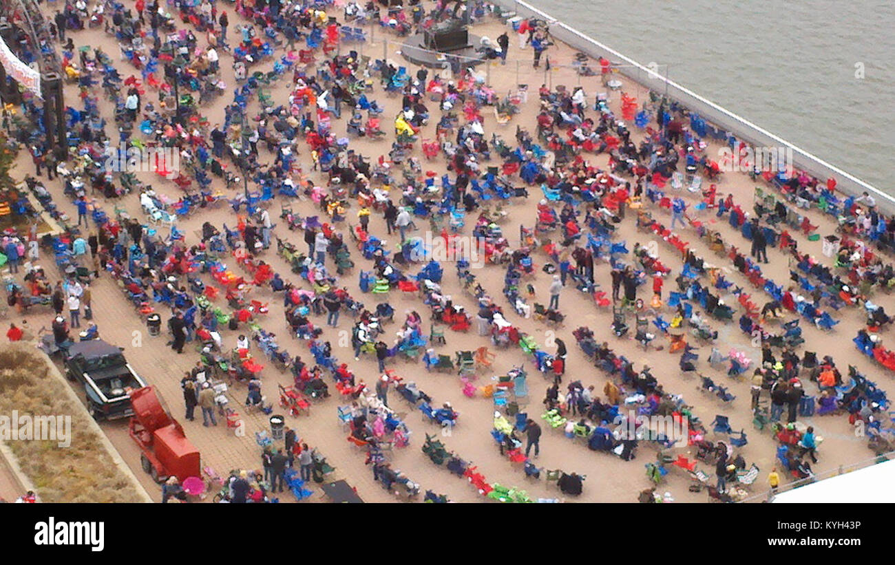 U.S. Army National Guard family members having fun Stock Photo - Alamy