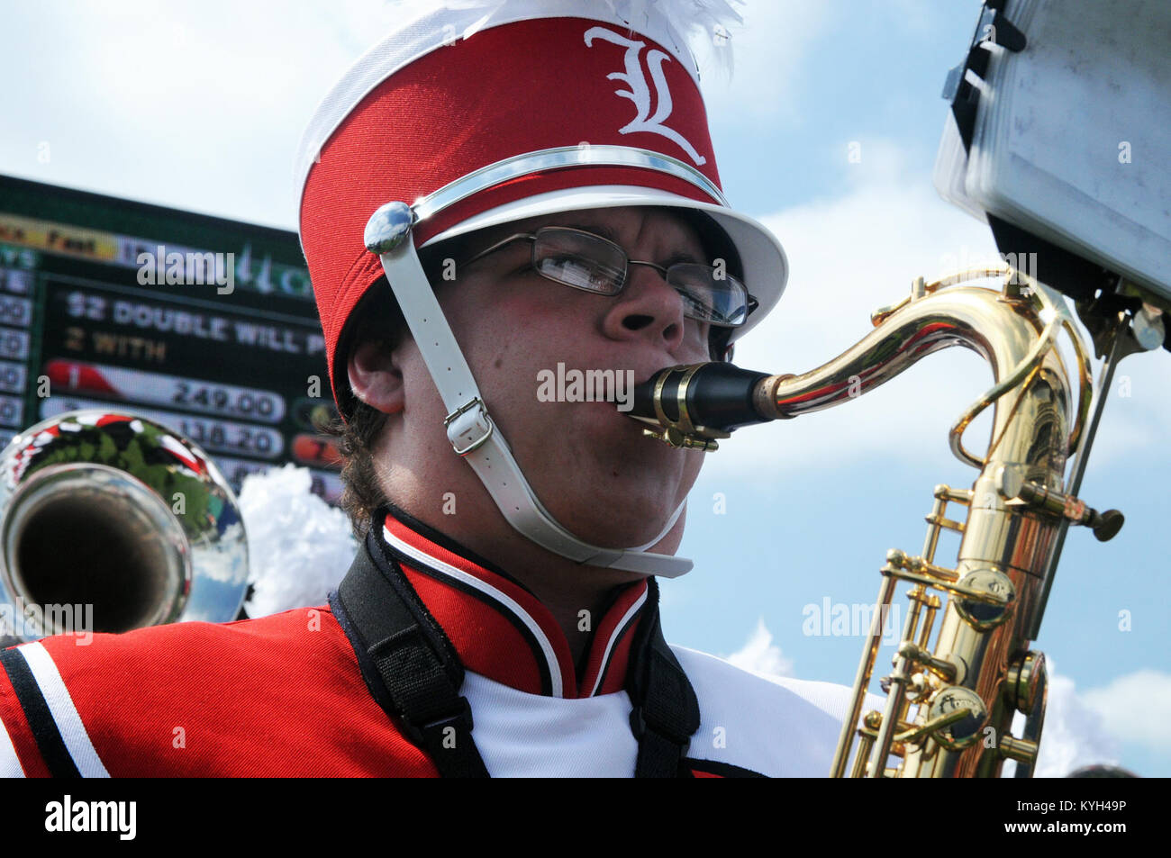 Damien Hicks, a tenor saxophone player with the University of ...