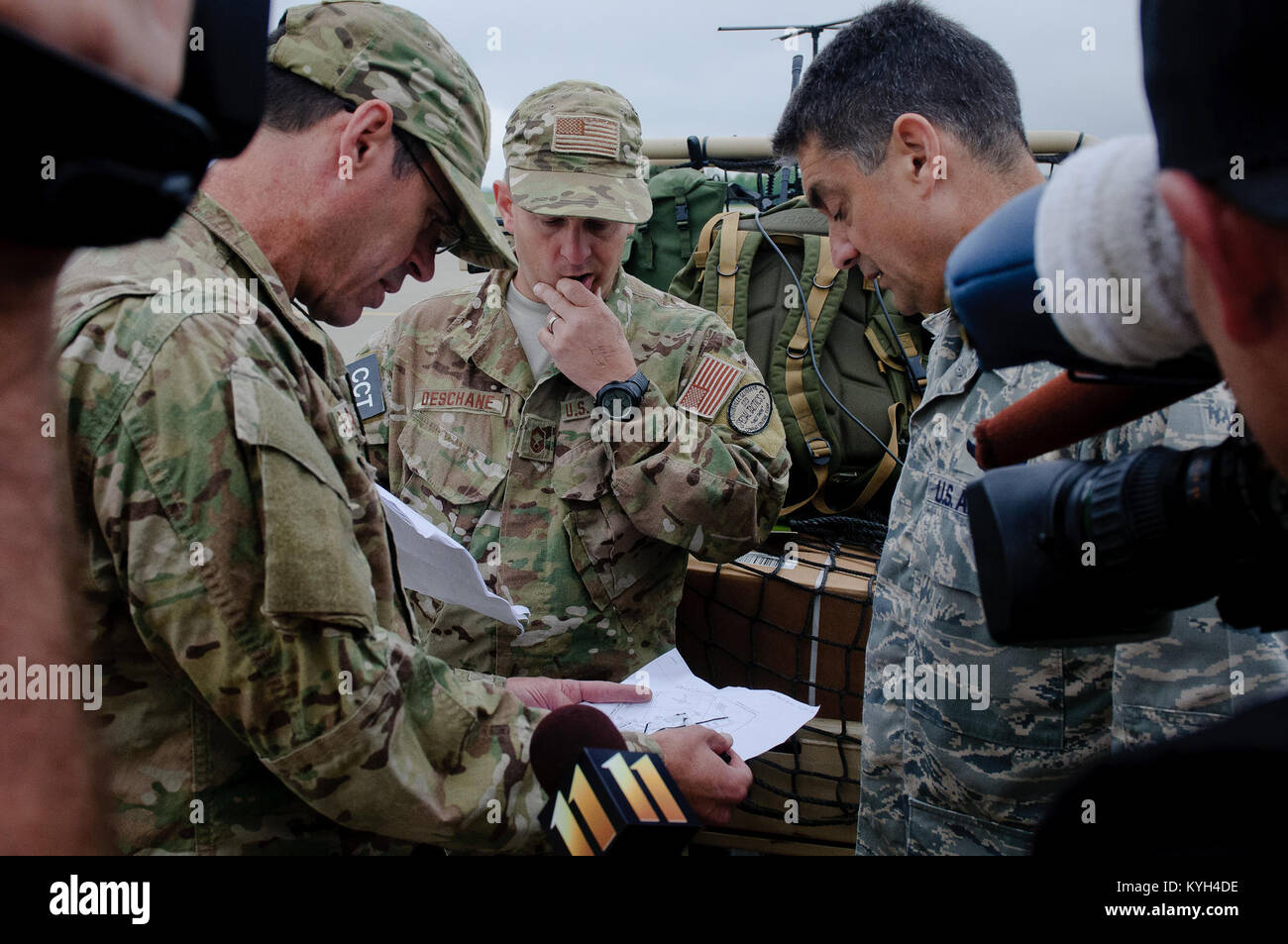 Members of the Kentucky Air National Guard's 123rd Special Tactics ...