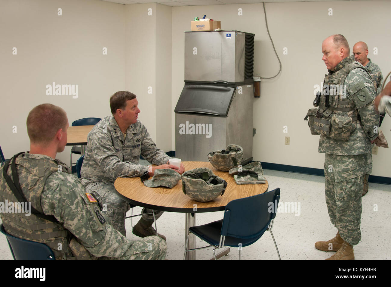 (Photo by Army 1LT. Mark Slaughter, Kentucky National Guard Stock Photo ...
