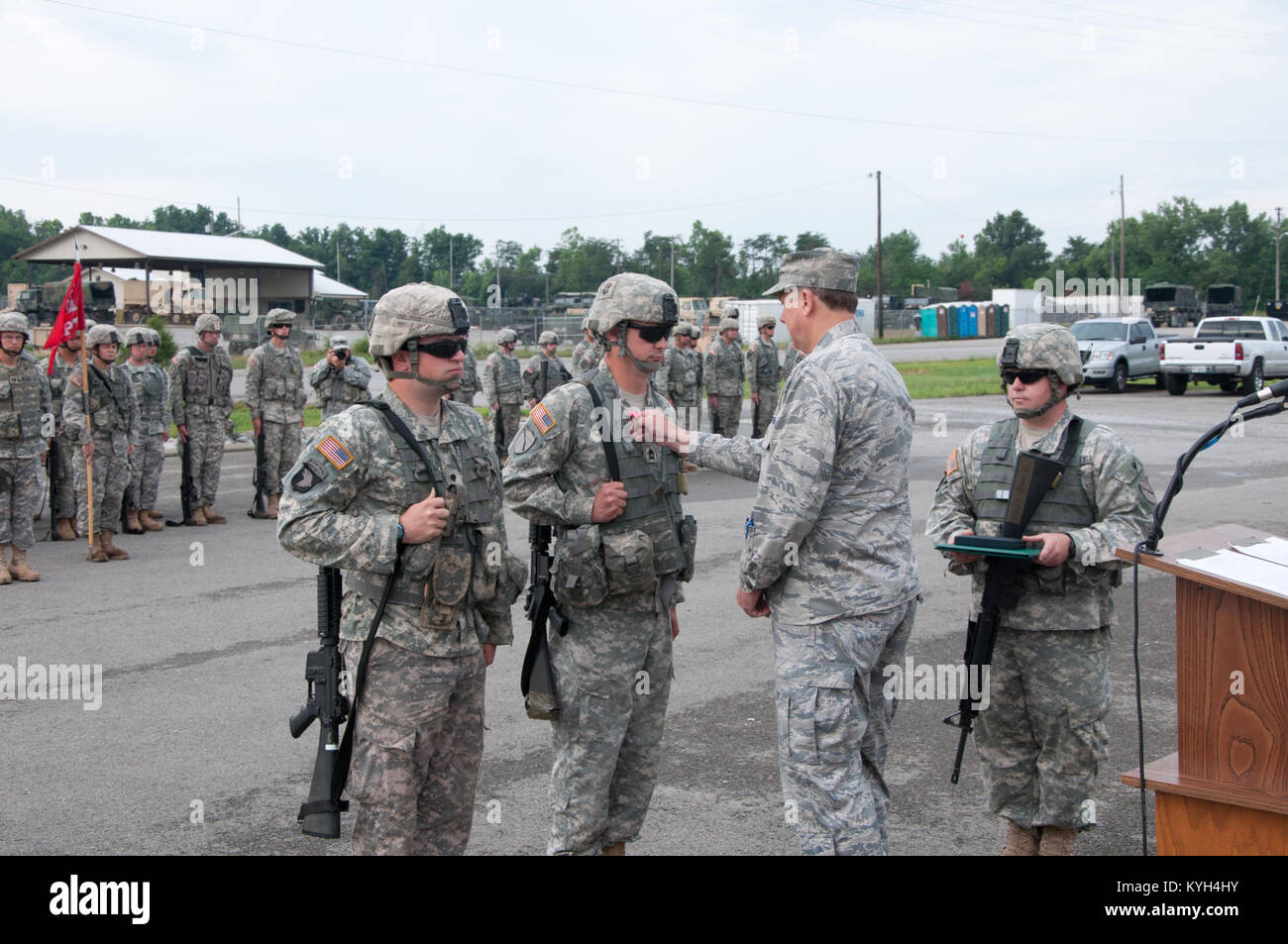 (Photo by Army 1LT. Mark Slaughter, Kentucky National Guard Stock Photo ...