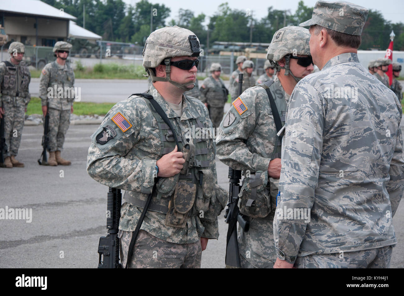 (Photo by Army 1LT. Mark Slaughter, Kentucky National Guard Stock Photo ...