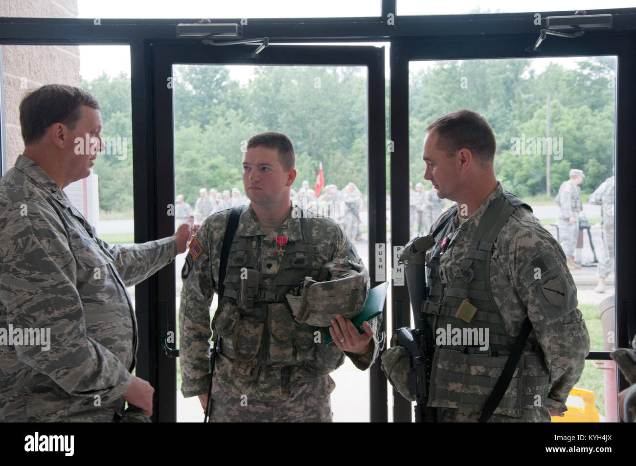 (Photo by Army 1LT. Mark Slaughter, Kentucky National Guard Stock Photo ...