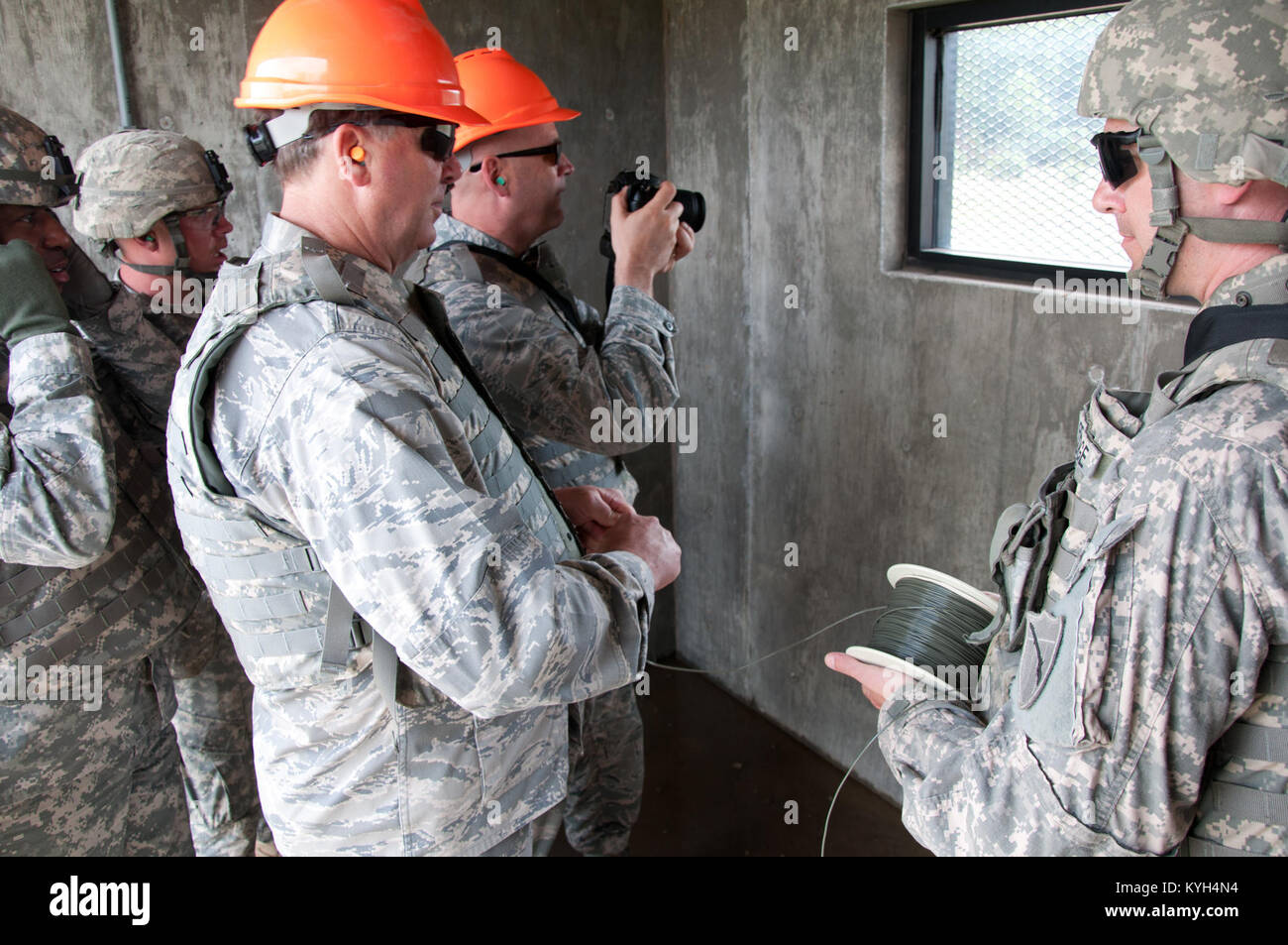 (Photo by Army 1LT. Mark Slaughter, Kentucky National Guard Stock Photo ...