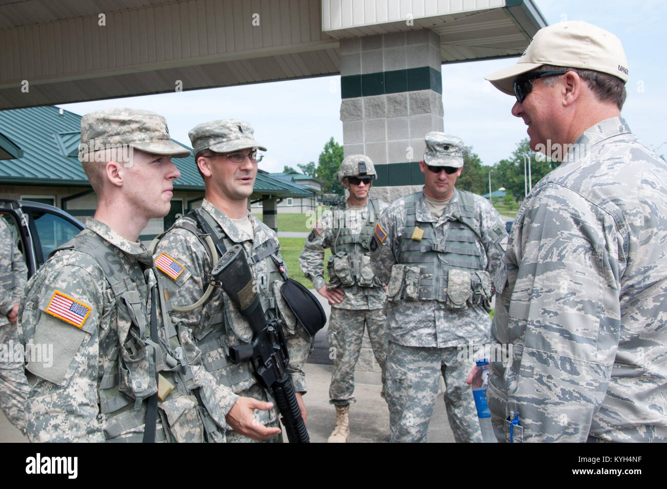 (Photo by Army 1LT. Mark Slaughter, Kentucky National Guard Stock Photo ...
