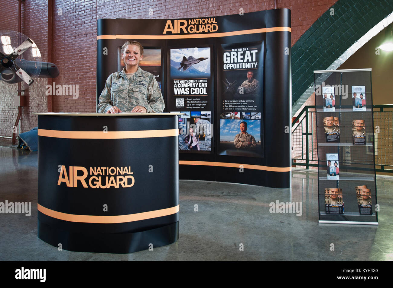 Staff Sgt Stephanie Drane A Recruiter For The Kentucky Air National staff-sgt-stephanie-drane-a-recruiter-for-the-kentucky-air-national