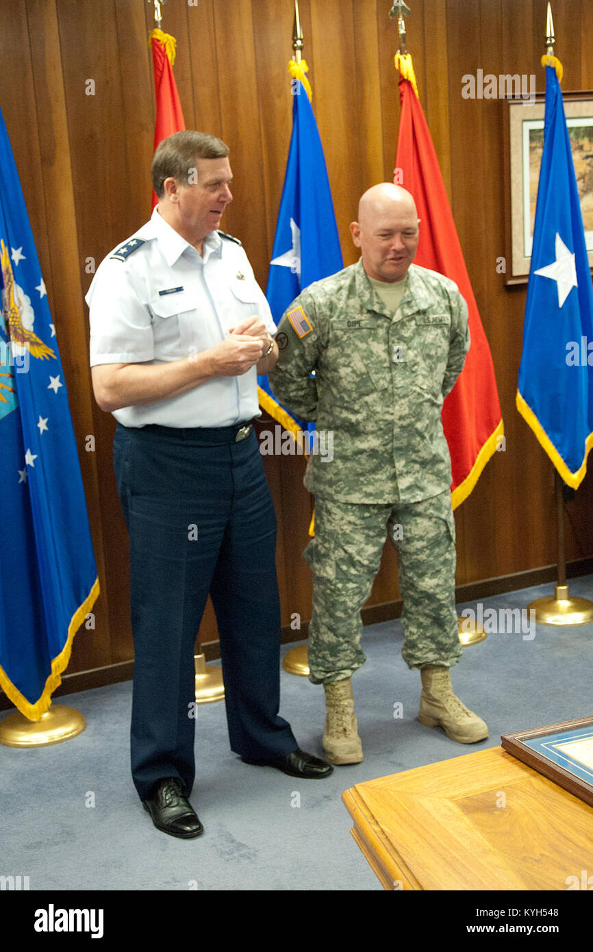 Presentation of the Kentucky Distinguished Service Medal to Command Sgt ...