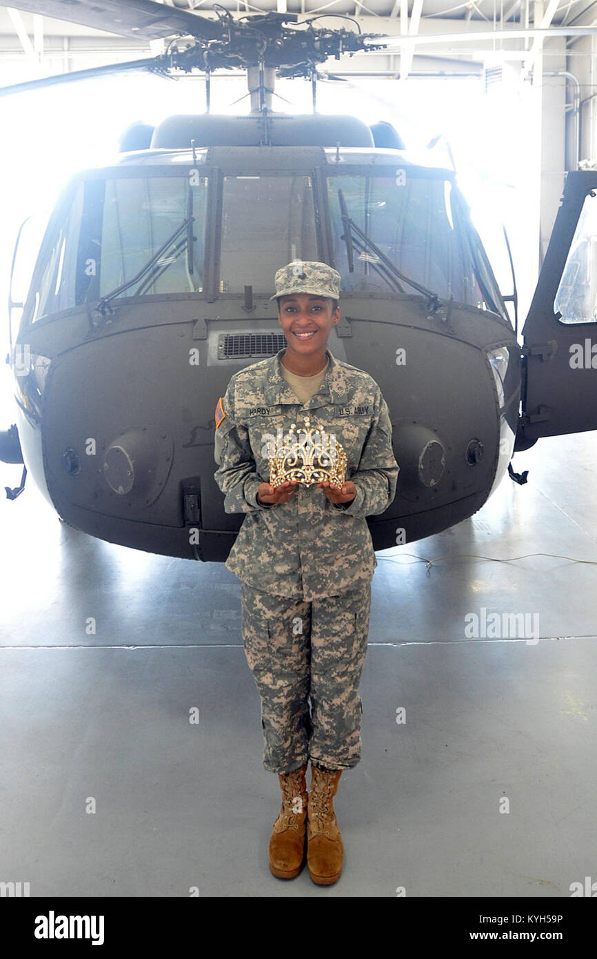 Spc. Chelsea Hardy of C Company, 1st Battalion, 376th Aviation Regiment ...